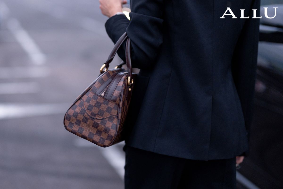 Buy second-hand Louis Vuitton bags. 5 steps to selling Louis Vuitton bags.